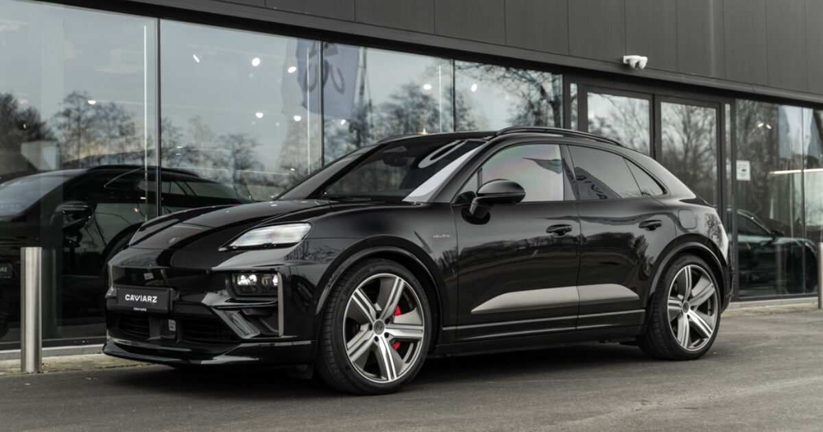 Porsche Macan Turbo (EV) | 2024 | Jet Black Metallic |… | Caviarz