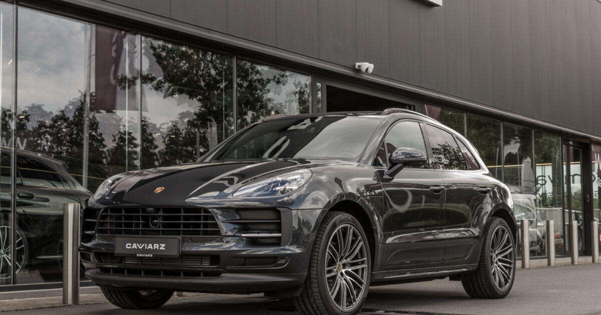 Porsche Macan 2.0 Turbo - Volcano Grey Metallic - 2020 | Caviarz